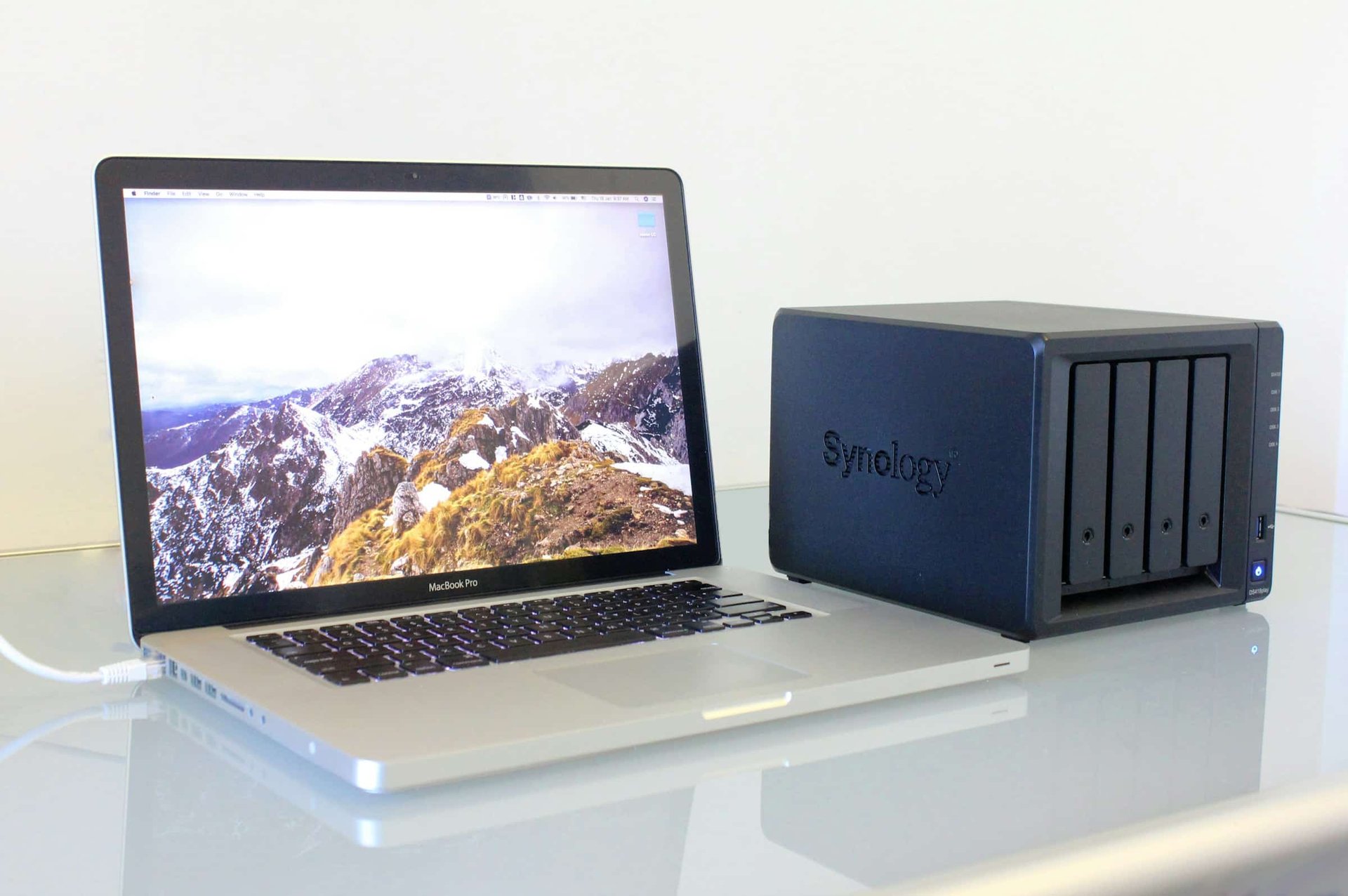 What are the steps to configure an HP EliteBook for dual-monitor setup ...